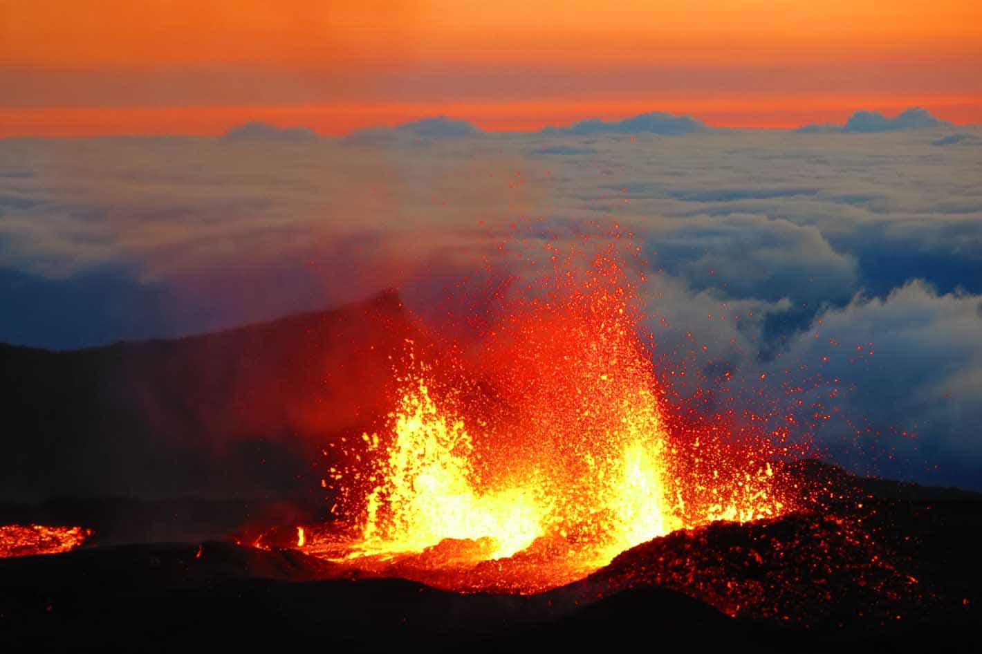 Éruptions volcan Réunion - Tunnel de lave, randonnée et activités à la ...